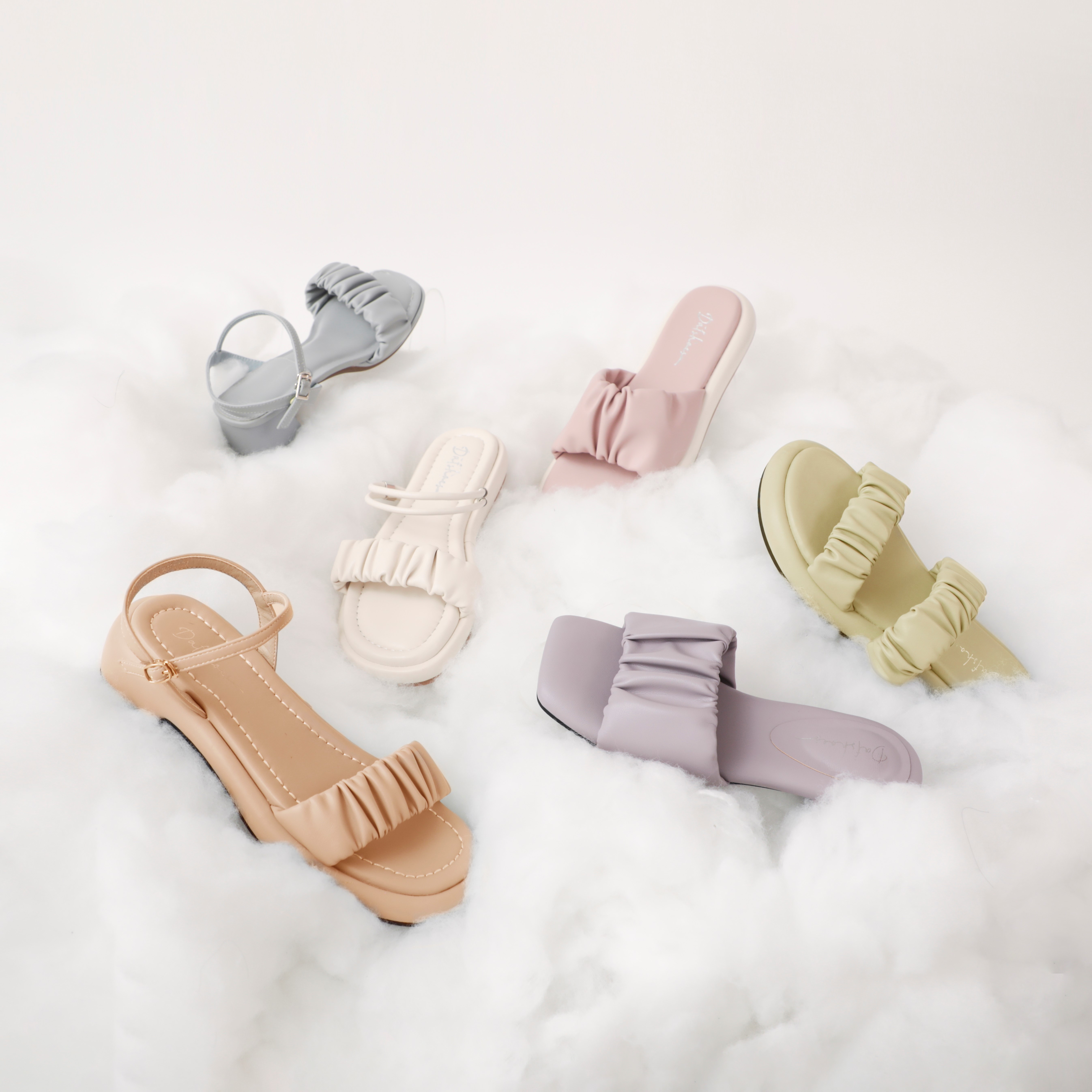 極致舒適！踩雲感涼鞋系列 - D+AF官方購物網站